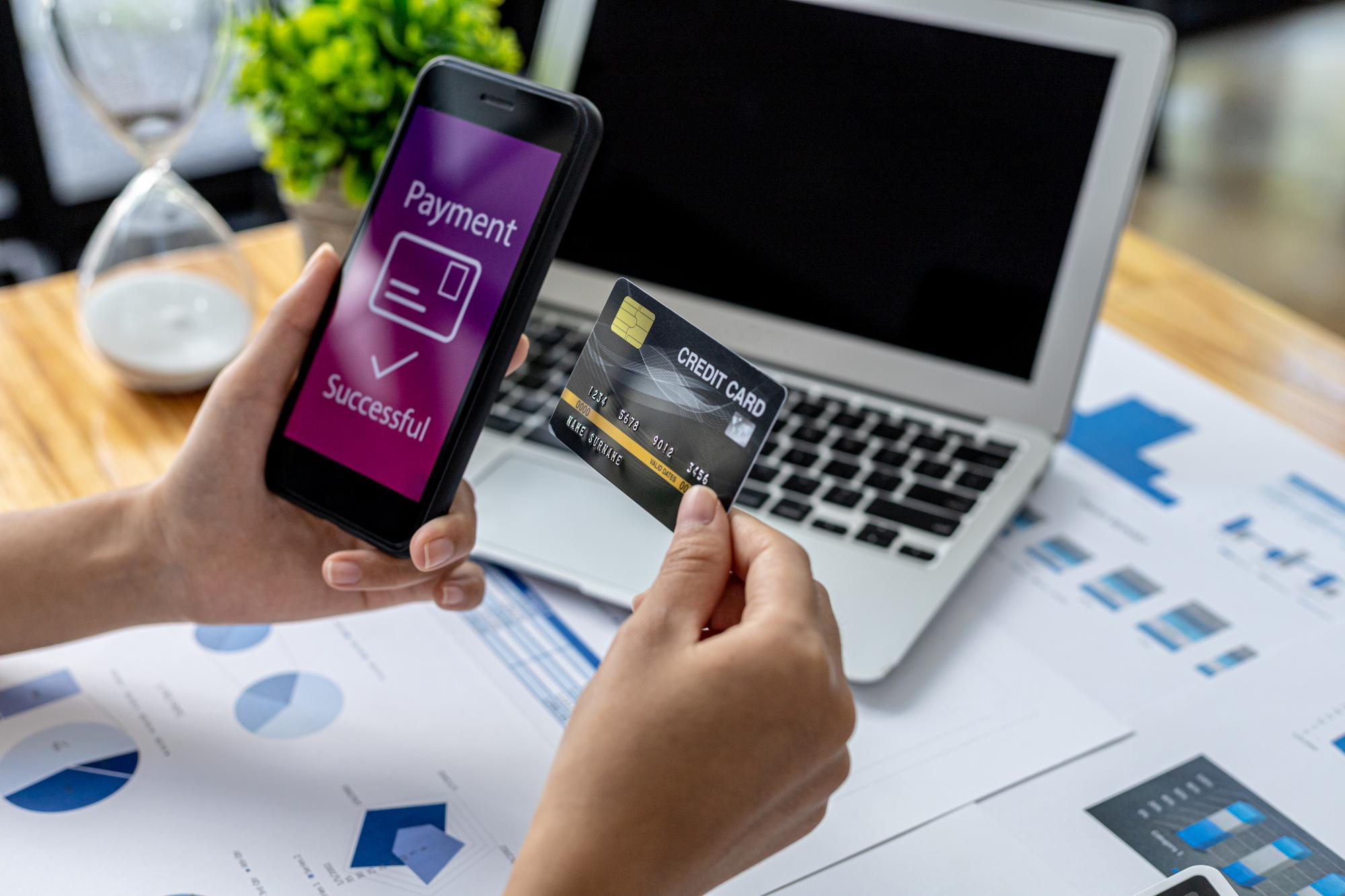 E-commerce Success: Integrate Payment Gateways Now